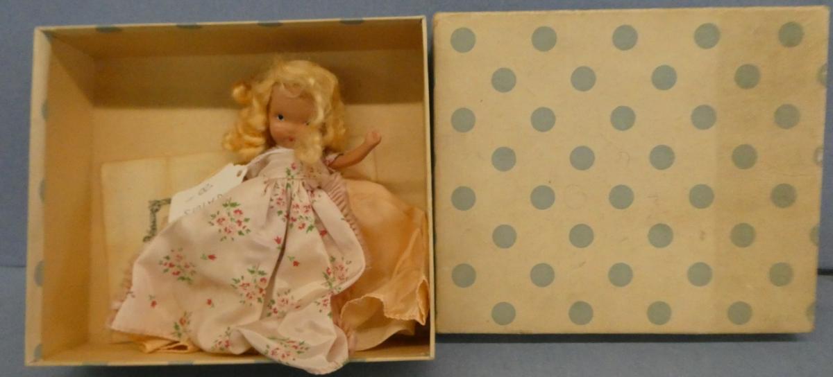 + NA160A Nancy Ann Storybook Pretty Maid #160 (Nancy Ann Story Book ...