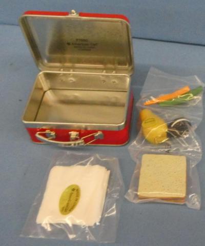 ++ MM511 American Girl Molly's Lunch Box (American Girl , Bitty Baby ...